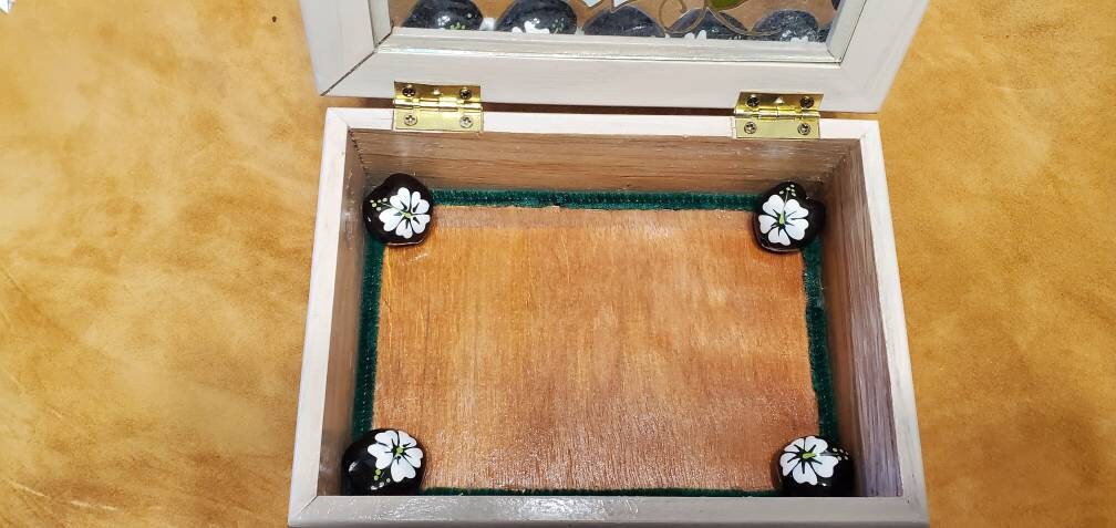Beach Themed Box With Clear Lid and Flower Relief and Painted Kukui Nut ...