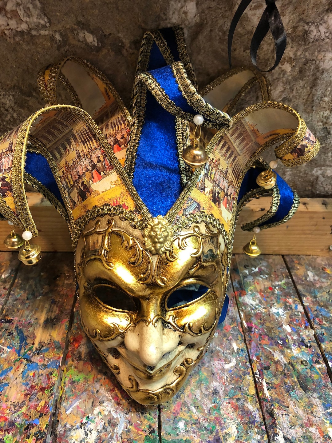 Golden Jester Mask Decorated With Elegant Venetian Designs ...