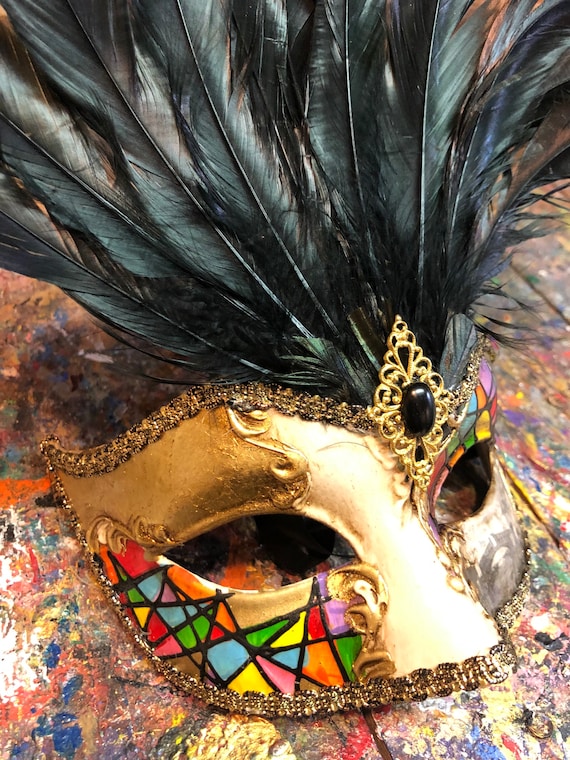 Venetian Eye Mask With Feathers