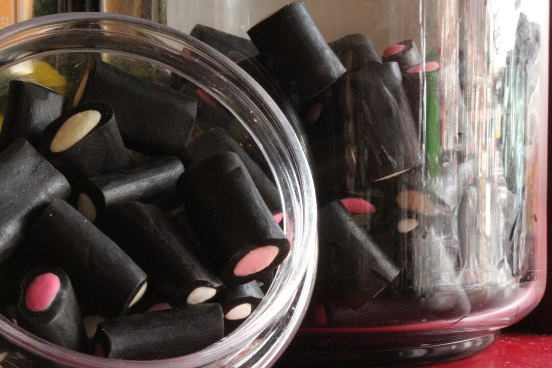 Liquorice Cream Rock Sweet Box Confectionery Gift Great for Birthdays ...