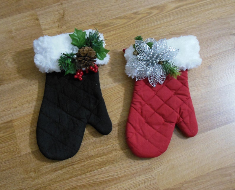 Christmas Decorated Oven Mitts Hanging Christmas Decor Kitchen ...