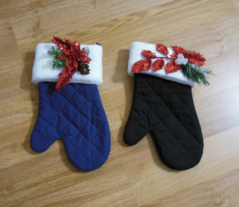 Christmas Decorated Oven Mitts Hanging Christmas Decor Kitchen ...