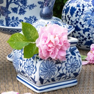 Classic Oriental Blue & White Square Ginger Jar Timeless Chinoiserie ...
