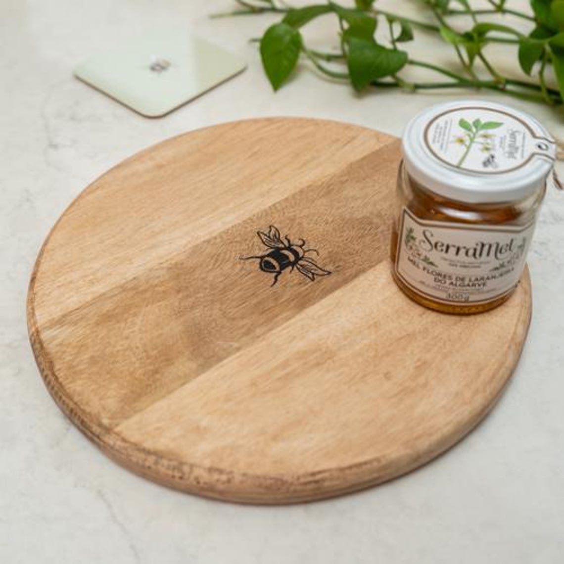 Round Wooden Chopping Board With Bee Detail - Etsy UK