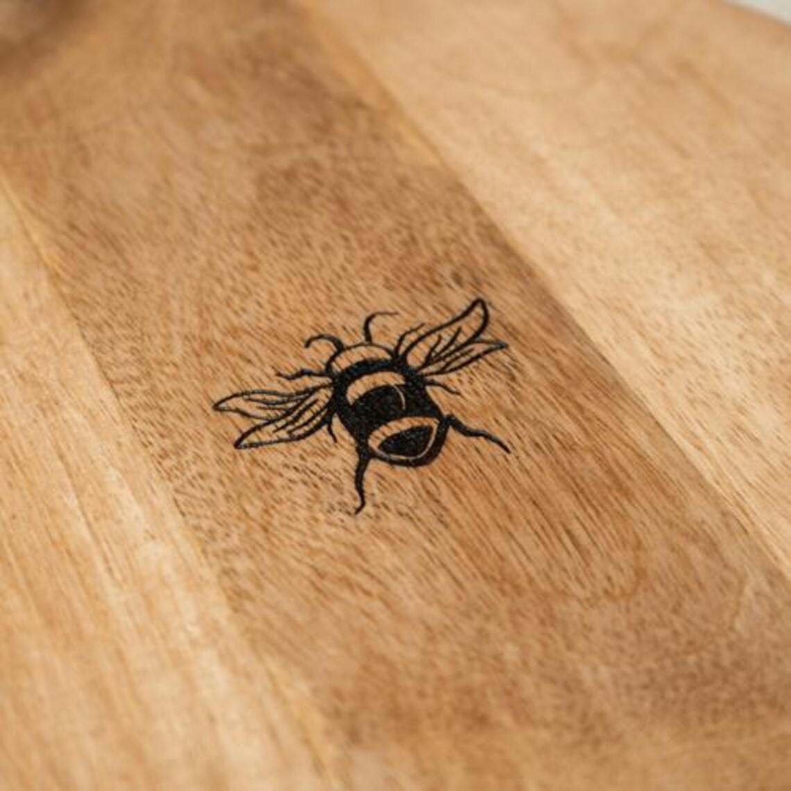Round Wooden Chopping Board With Bee Detail - Etsy UK