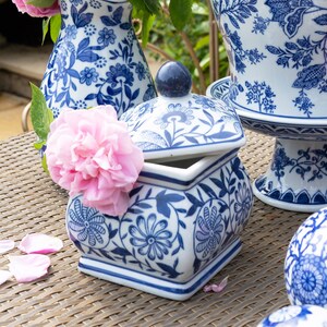 Classic Oriental Blue & White Square Ginger Jar Timeless Chinoiserie ...