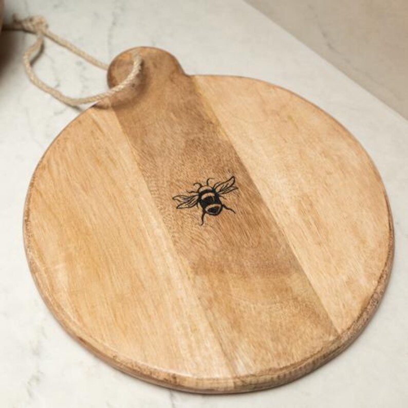 Round Wooden Chopping Board With Bee Detail - Etsy UK