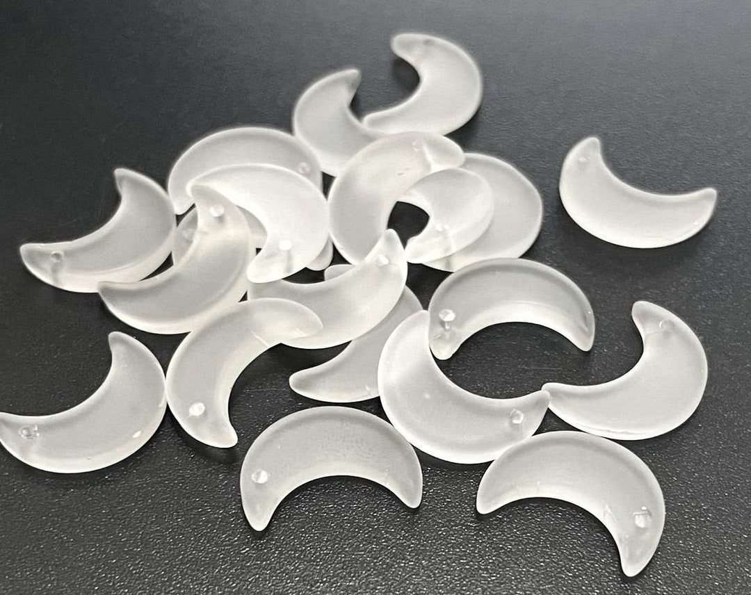 20pcs of White Frosted Crescent Moon Glass Beads Moon Bead (no.mn6-1586 ...
