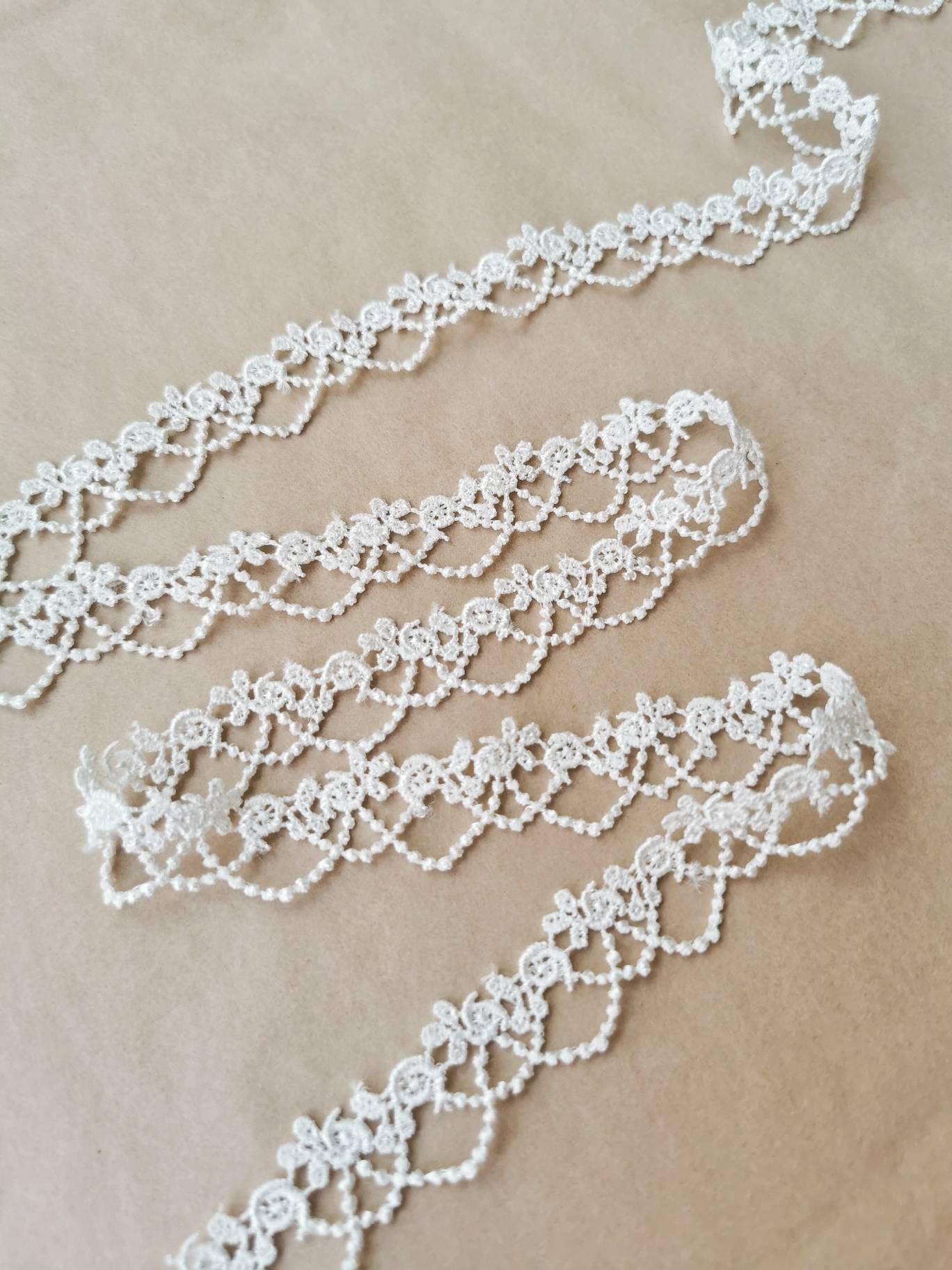 Feine Spitze & Borte schmal und weiß - Etsy.de