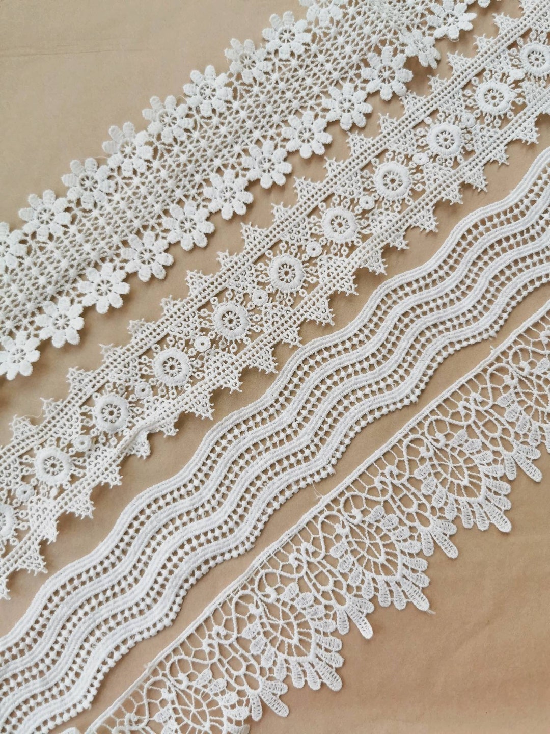 Breite Spitze & Borte Weiß mit Blümchen Motiven - Etsy Österreich