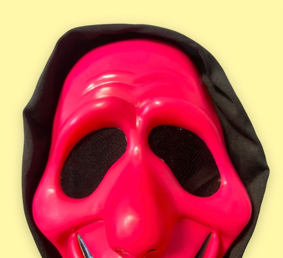 Creepy and Fun: Scream Fantastic Faces Pink Ghost Fac… - Gem