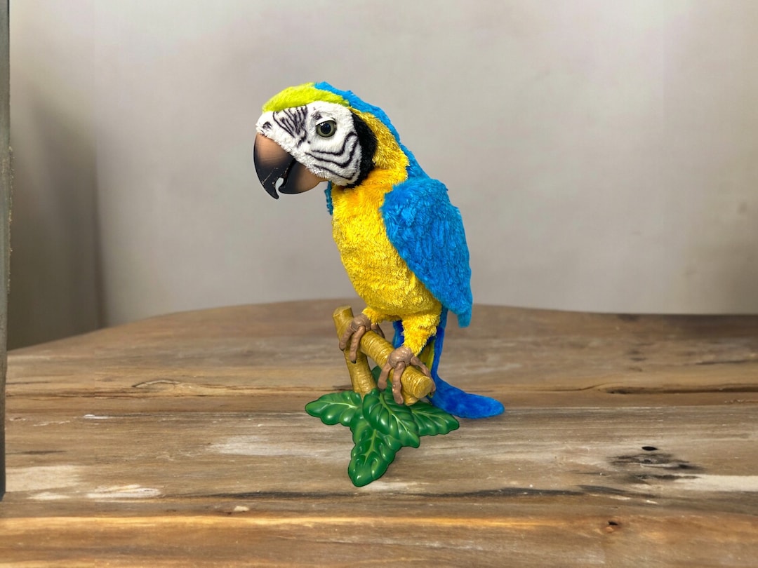 Hasbro Furreal Friends Squawkers Mccaw Talking Parrot. ONLY NO Remote ...