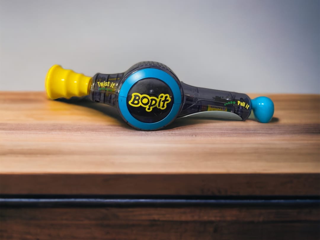 BOP IT 2002 Hasbro Electronic Game Bopit Handheld Game Push and Pull ...