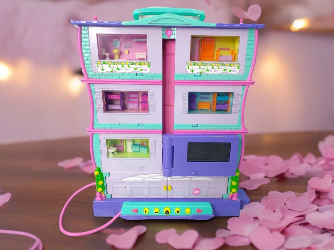 Pixel Chix Roomies House 2006 Apartment House 6 Rooms Electronic ...