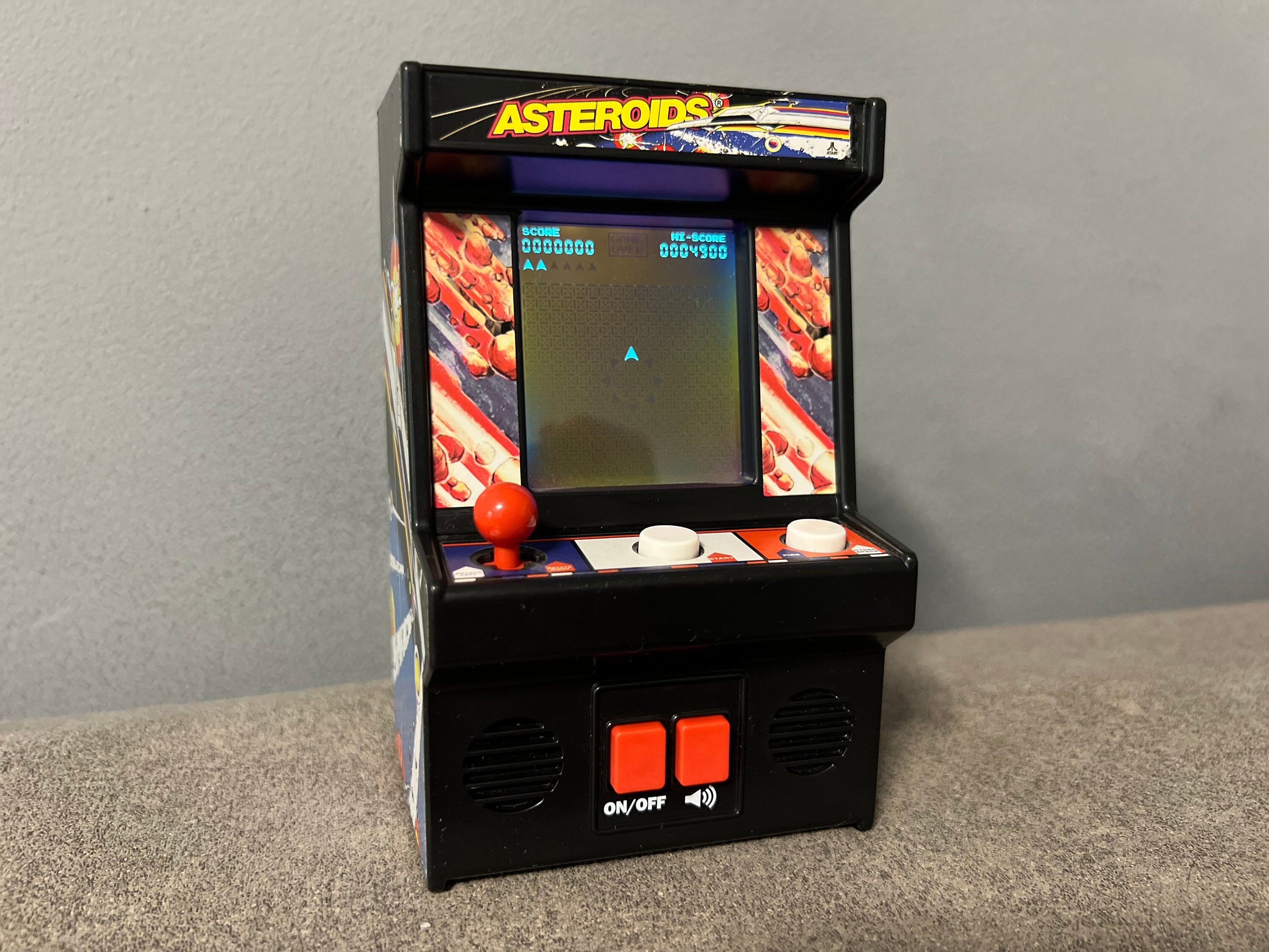 Asteroids Game Machine