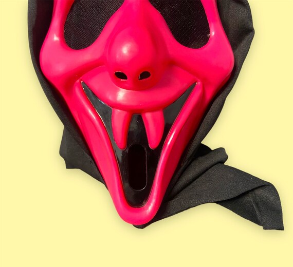 Creepy and Fun: Scream Fantastic Faces Pink Ghost Fac… - Gem