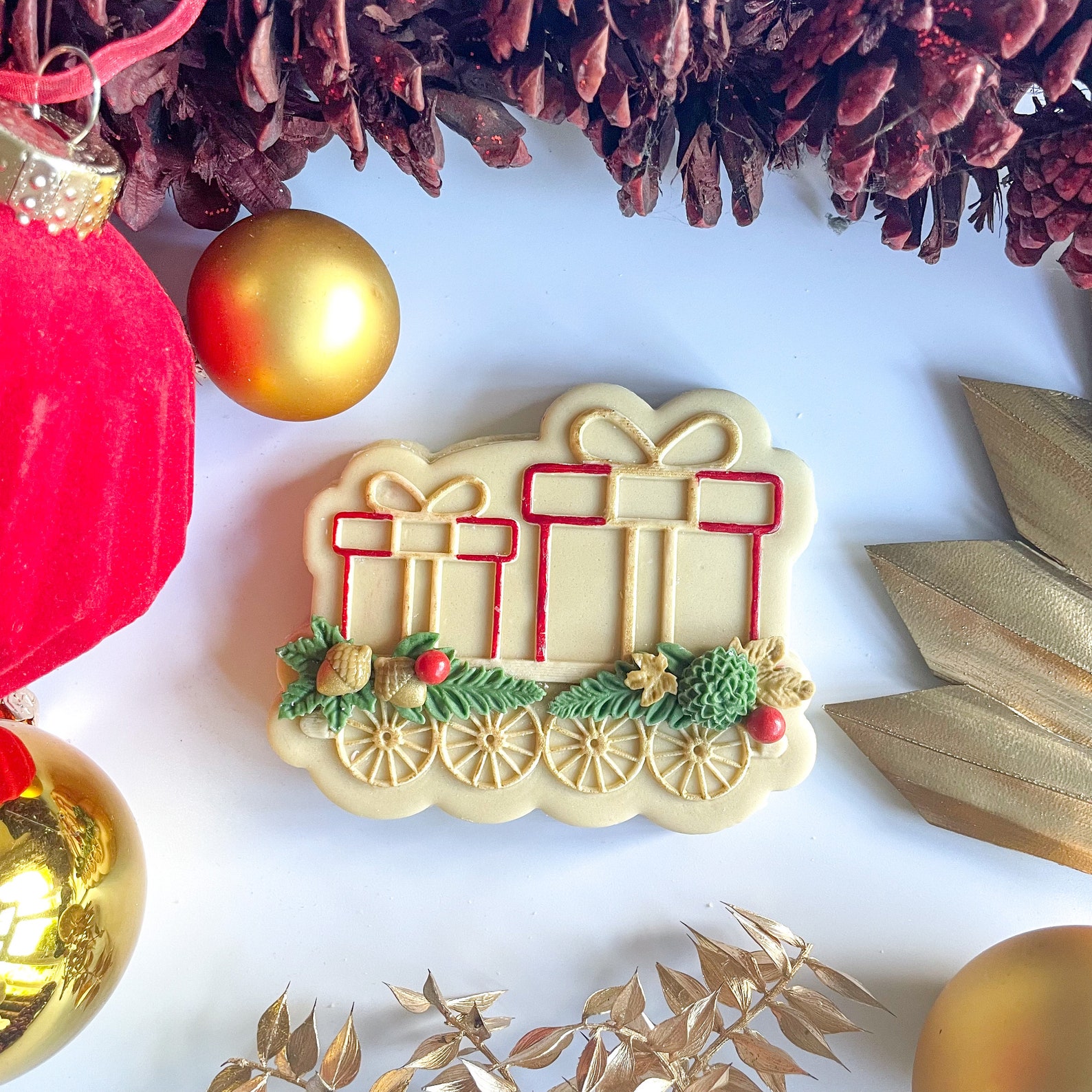 Santas Toy Train Embosser & Cutter Set | Festive Reverse Pop-up ...