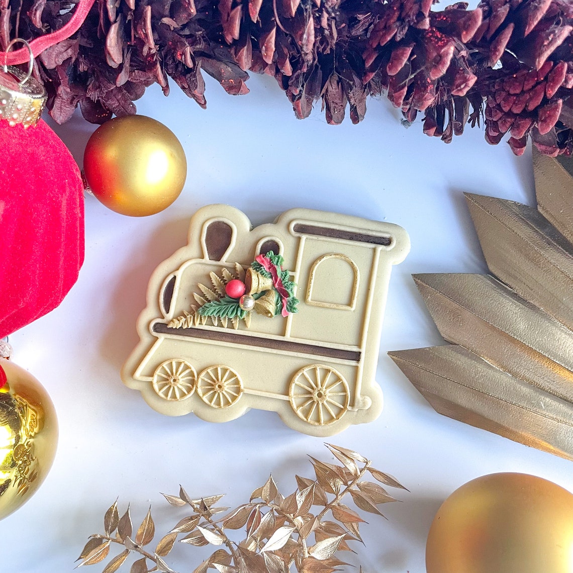 Santas Toy Train Embosser & Cutter Set | Festive Reverse Pop-up ...