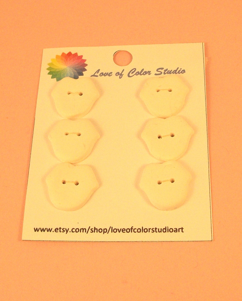 Lip Shaped Buttons 3 Colors 2 Sizes. Sets of 6. - Etsy