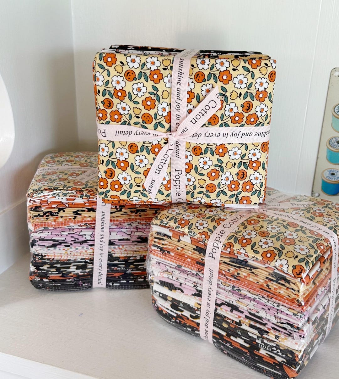 Sweet Tooth Halloween Fabric Fat Quarters: 24-piece Quilter's Cotton ...