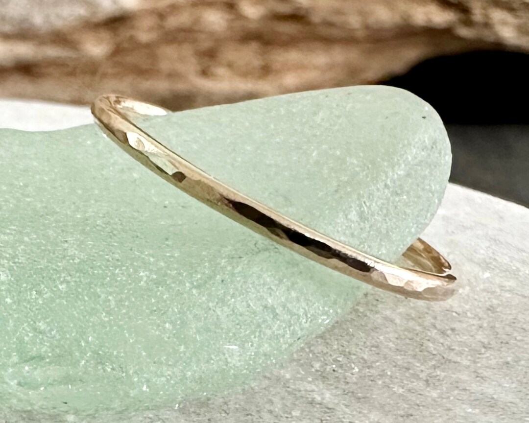 Solid 9ct Gold Ring, 1.2mm, 1.5mm 1.8mm, Facet Hammered Effect ...