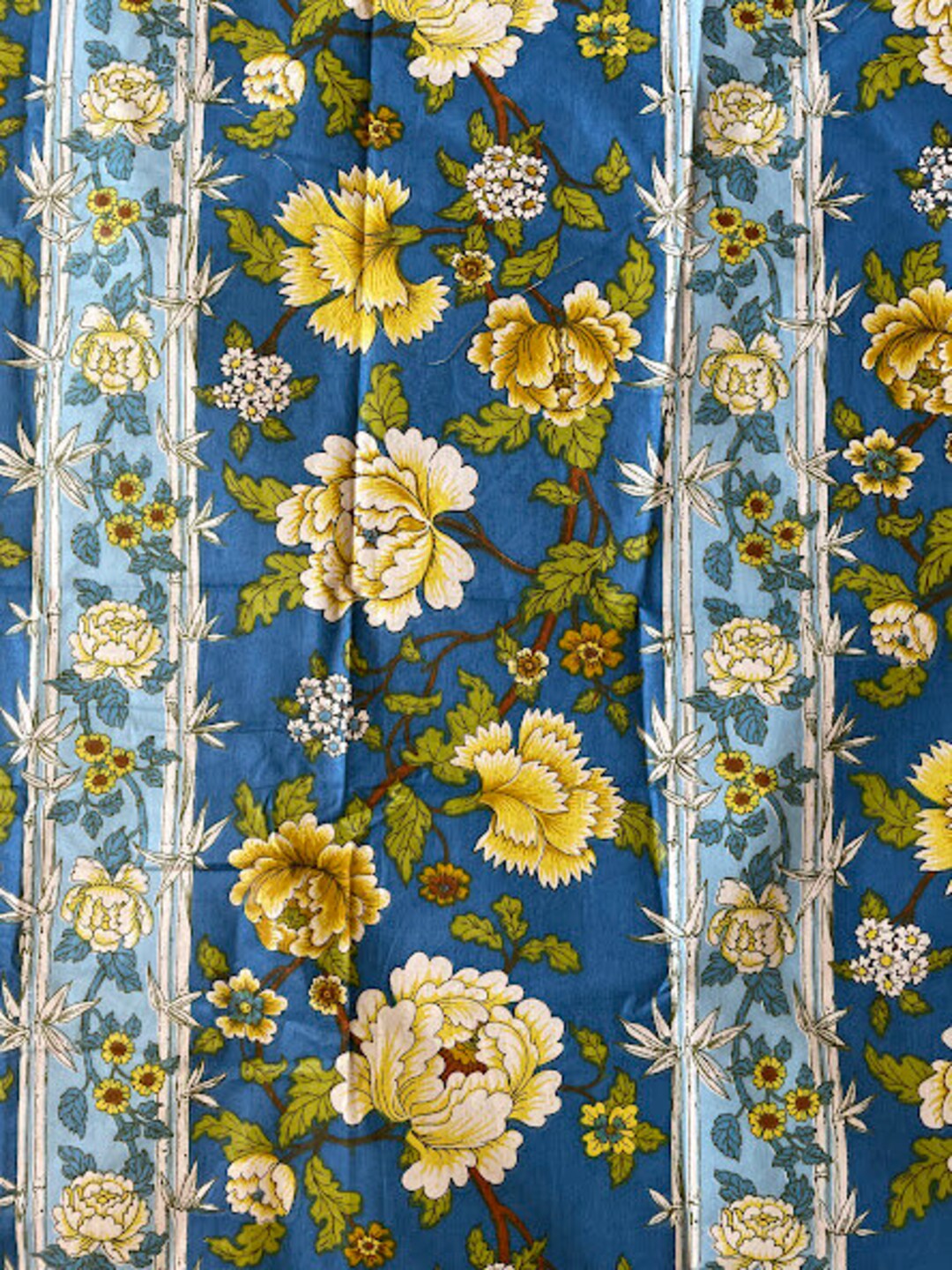Elegant 1970s Floral Chintz Fabric 8yards - Etsy
