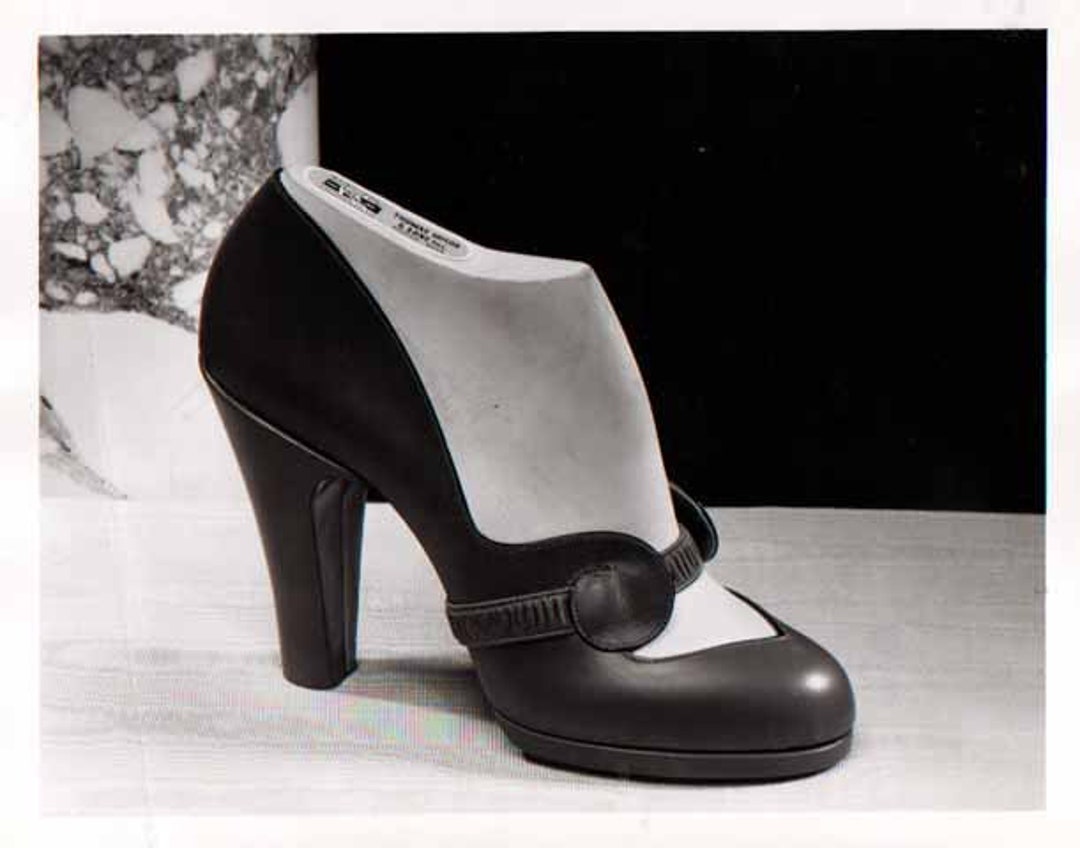 1947 Vintage Ladies' Shoe Photograph by John Stuart Cloud - Etsy