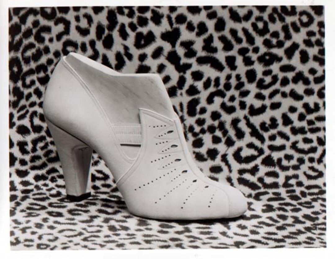1947 Vintage Ladies' Shoe Photograph by John Stuart Cloud - Etsy