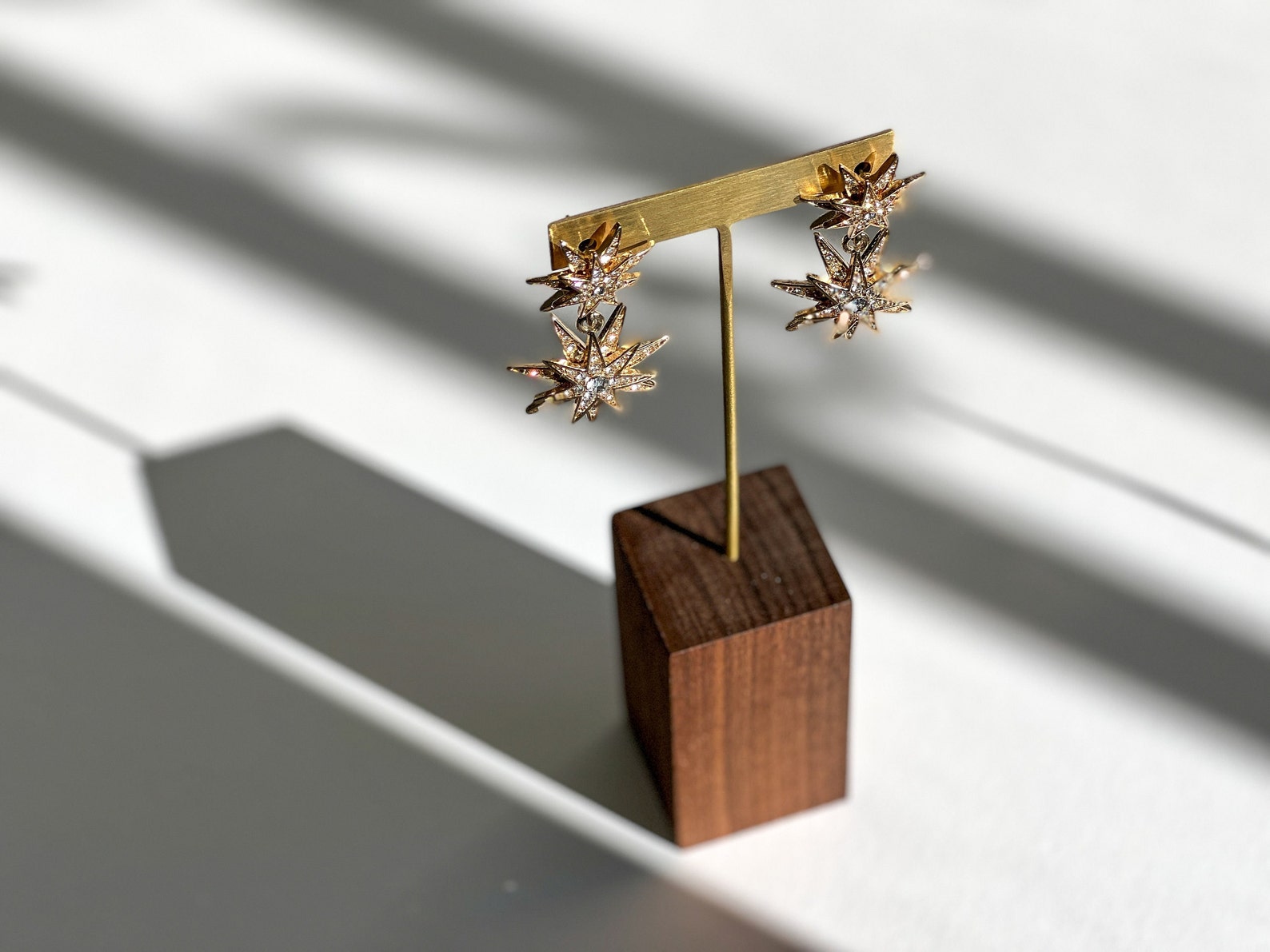 ISABELLA Brass and Walnut T-bar Earring Display Earring | Etsy