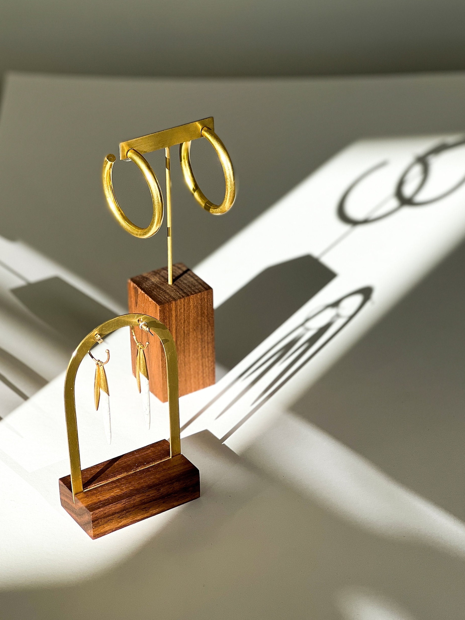 ISABELLA Brass and Walnut T-bar Earring Display Earring | Etsy