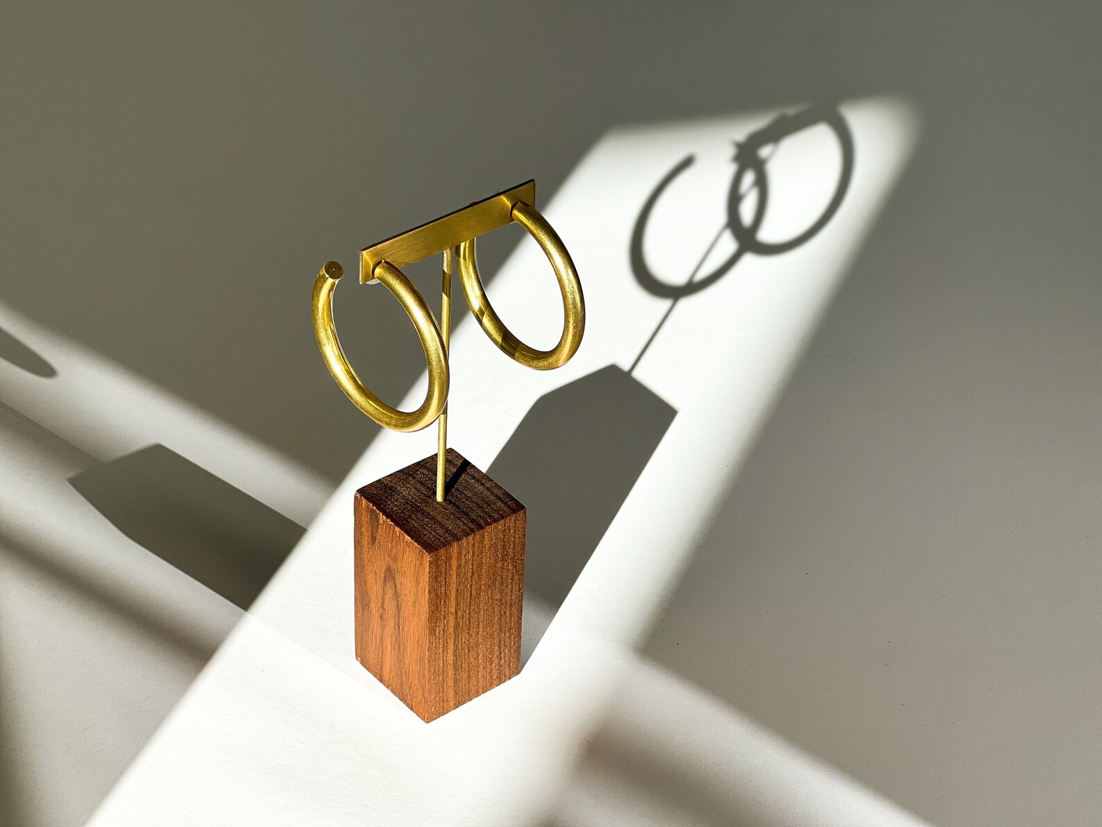 ISABELLA Brass and Walnut T-bar Earring Display Earring | Etsy