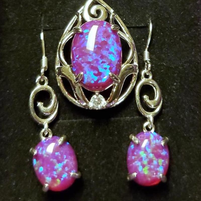 Magenta Necklace - Etsy