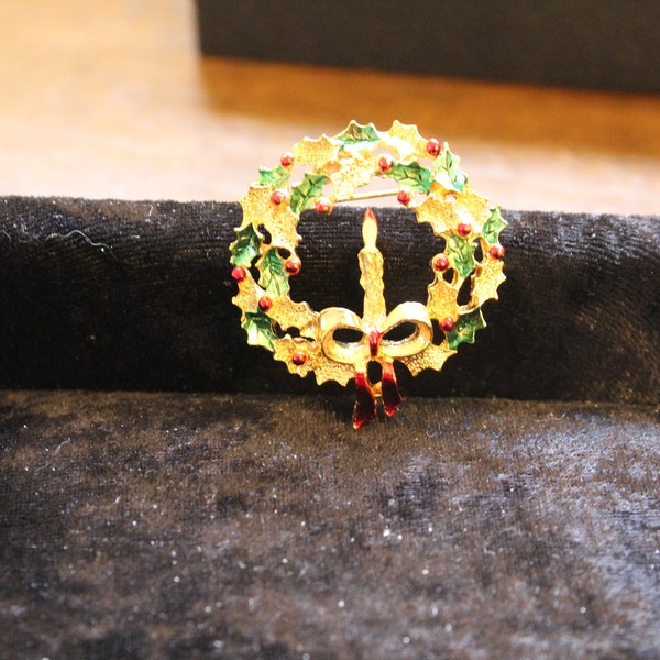 Christmas Wreath Pin - Etsy