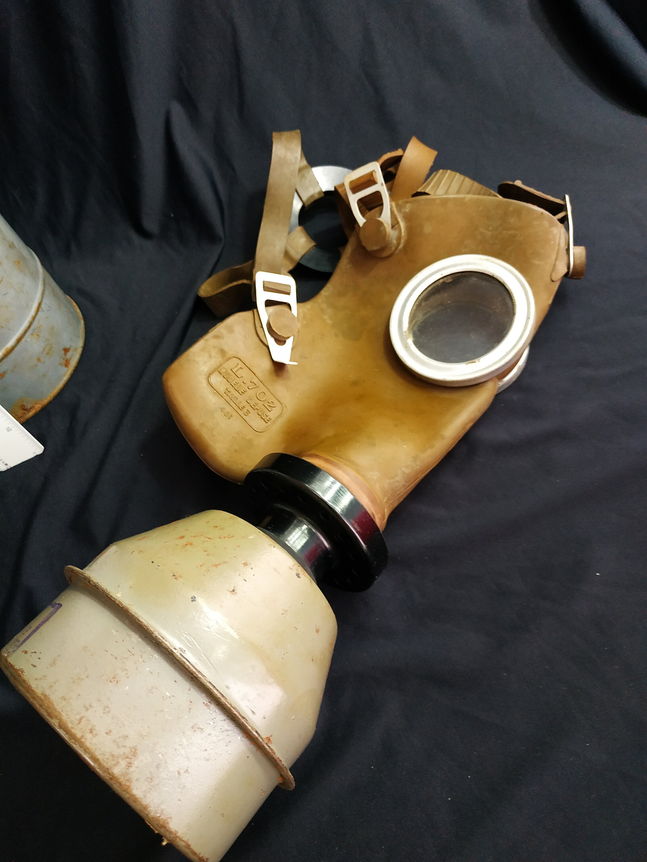 MASK IN CANISTER 1939 Old Rare Military European - Etsy