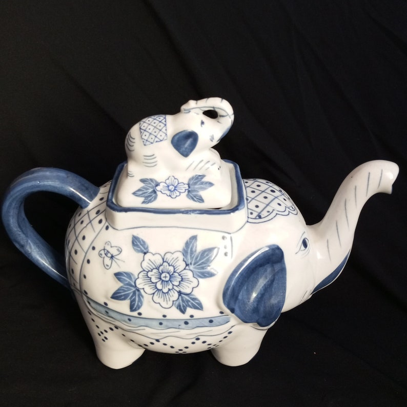 Blue Willow China Small Elephant Pattern Vintage Tea Pot With Lid - Etsy