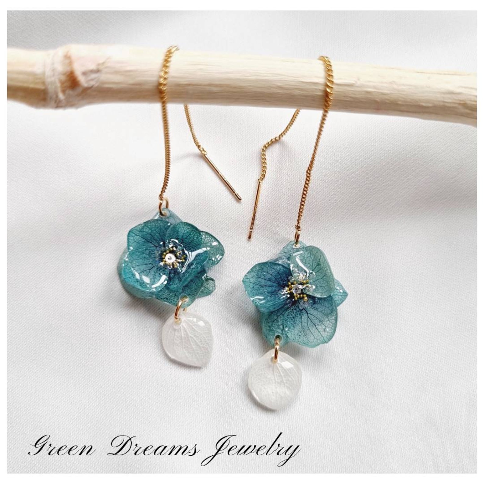 Flowers Resin Earrings Pressed flower earrings White hydrangea ...