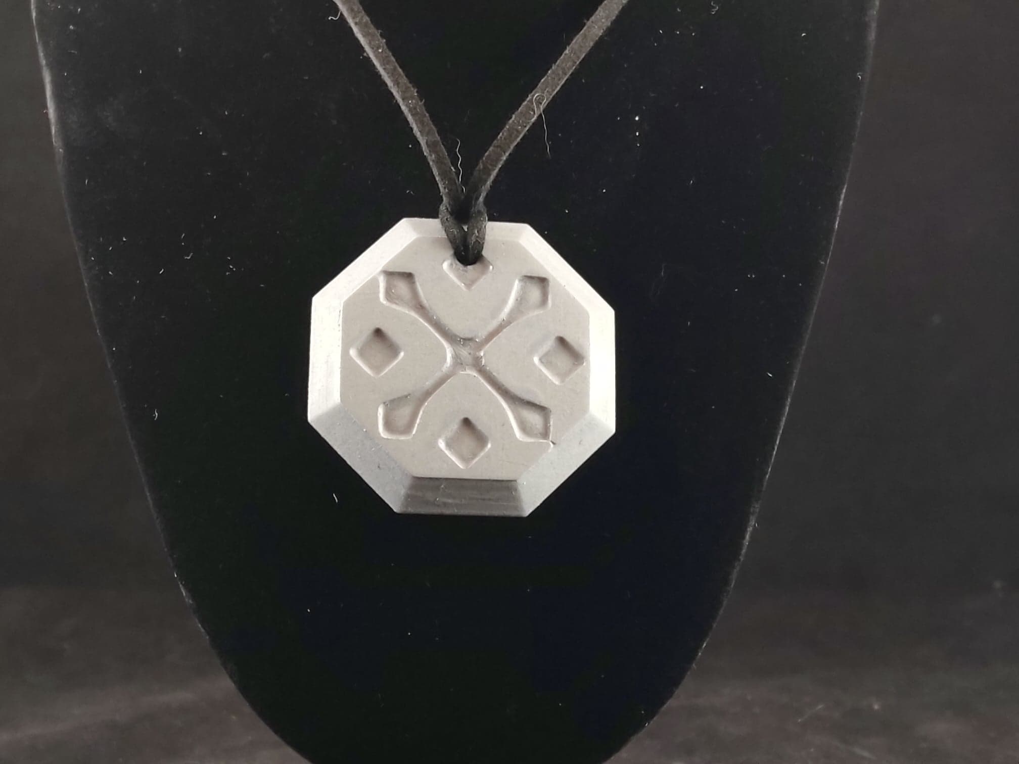 Stygian Zinogre Coin Pendant Unpainted - Etsy