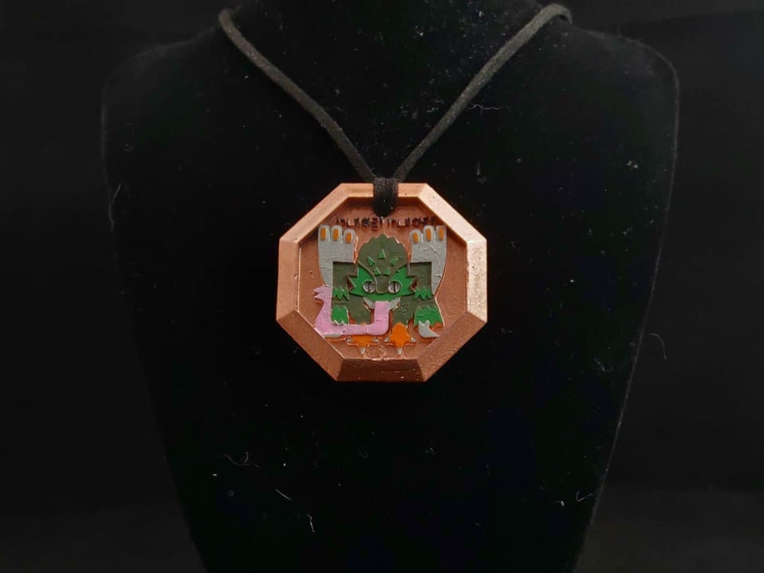 Pukei-pukei Coin Pendant - Etsy