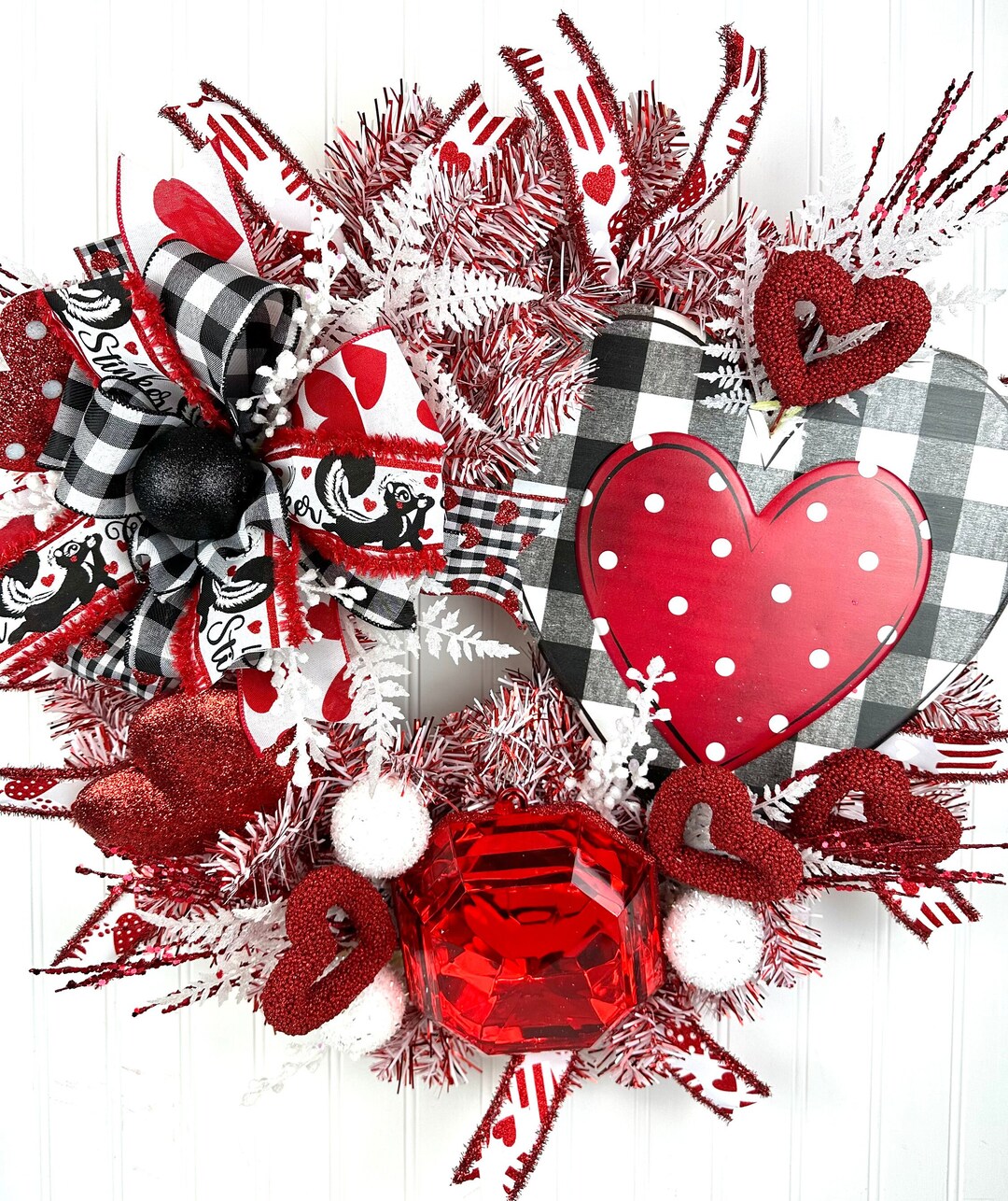 Valentine's Day Wreath, Valentine Decor, Front Door Decor, Red Hearts ...