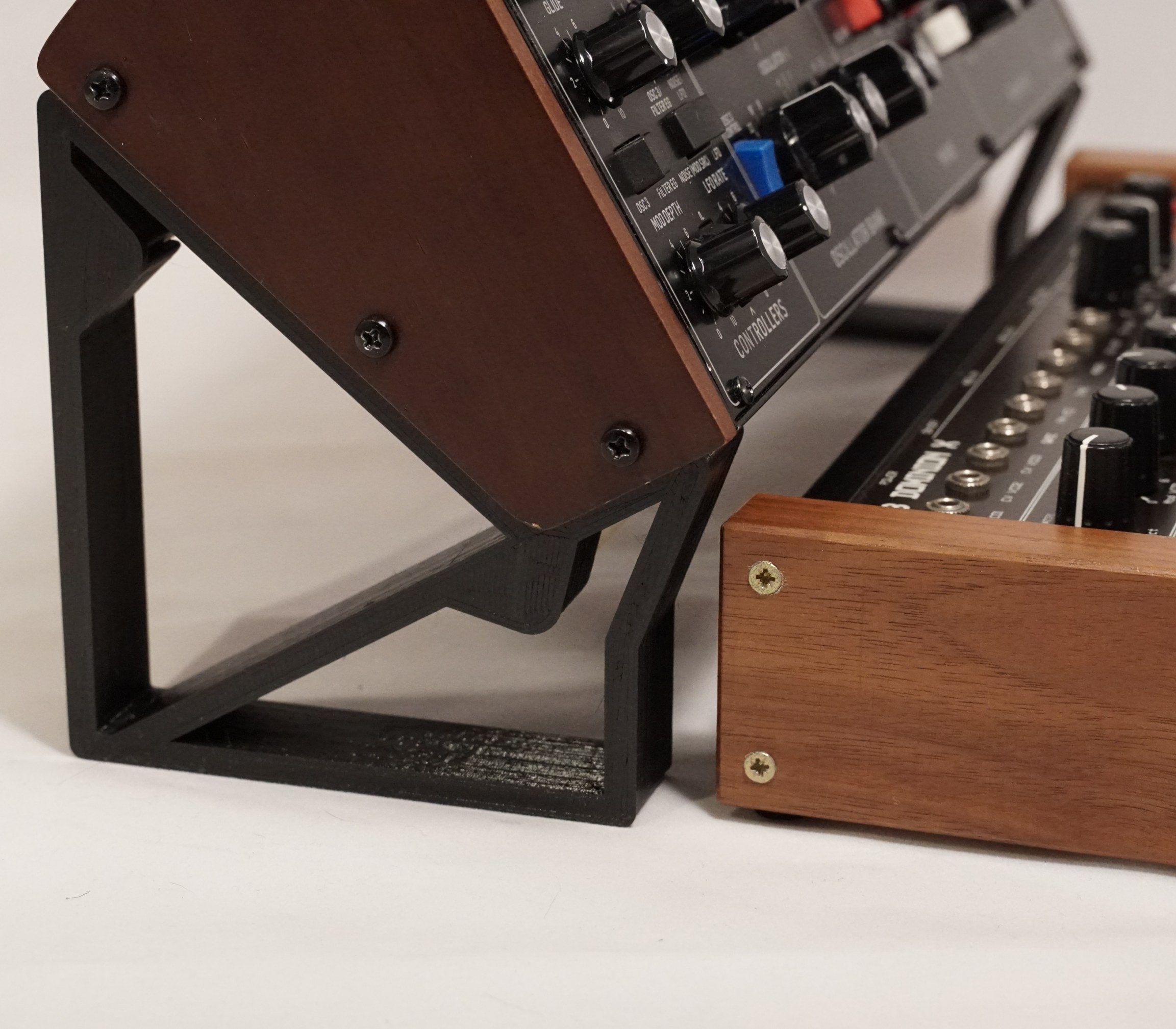 Behringer Model D / K2 / Pro 1/ Neutron / Cat/wasp Stand Coverup.pro ...