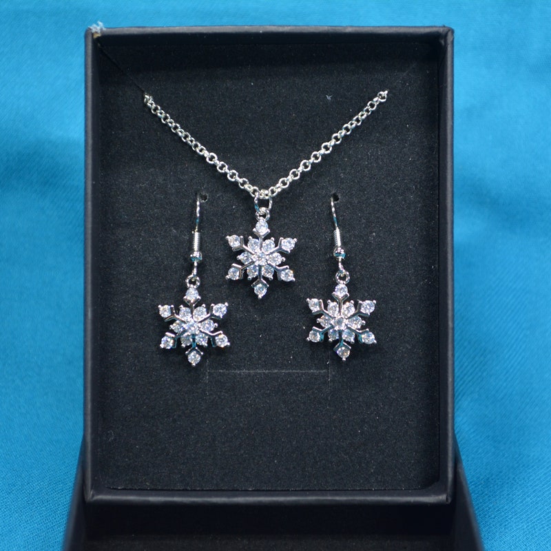 Snowflake Necklace and Earrings - Etsy