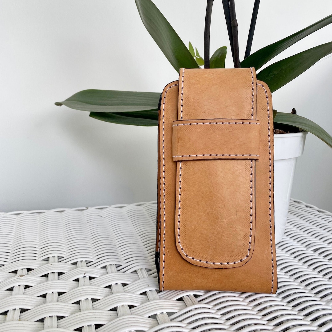 Handmade Leather Cell Phone Holster by Marancu: Natural Leather ...