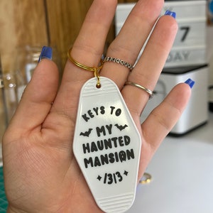 Keys to My Haunted Mansion Motel Keychain, Keychains, Car Accessories ...