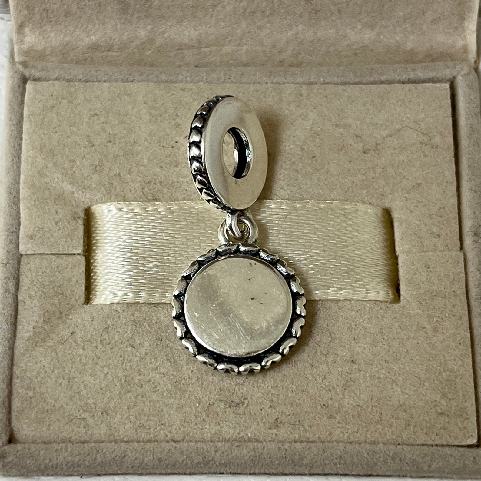 Pandora Gaudi La Sagrada Familia Spain Barcelona Dangle Charm, S925 ...