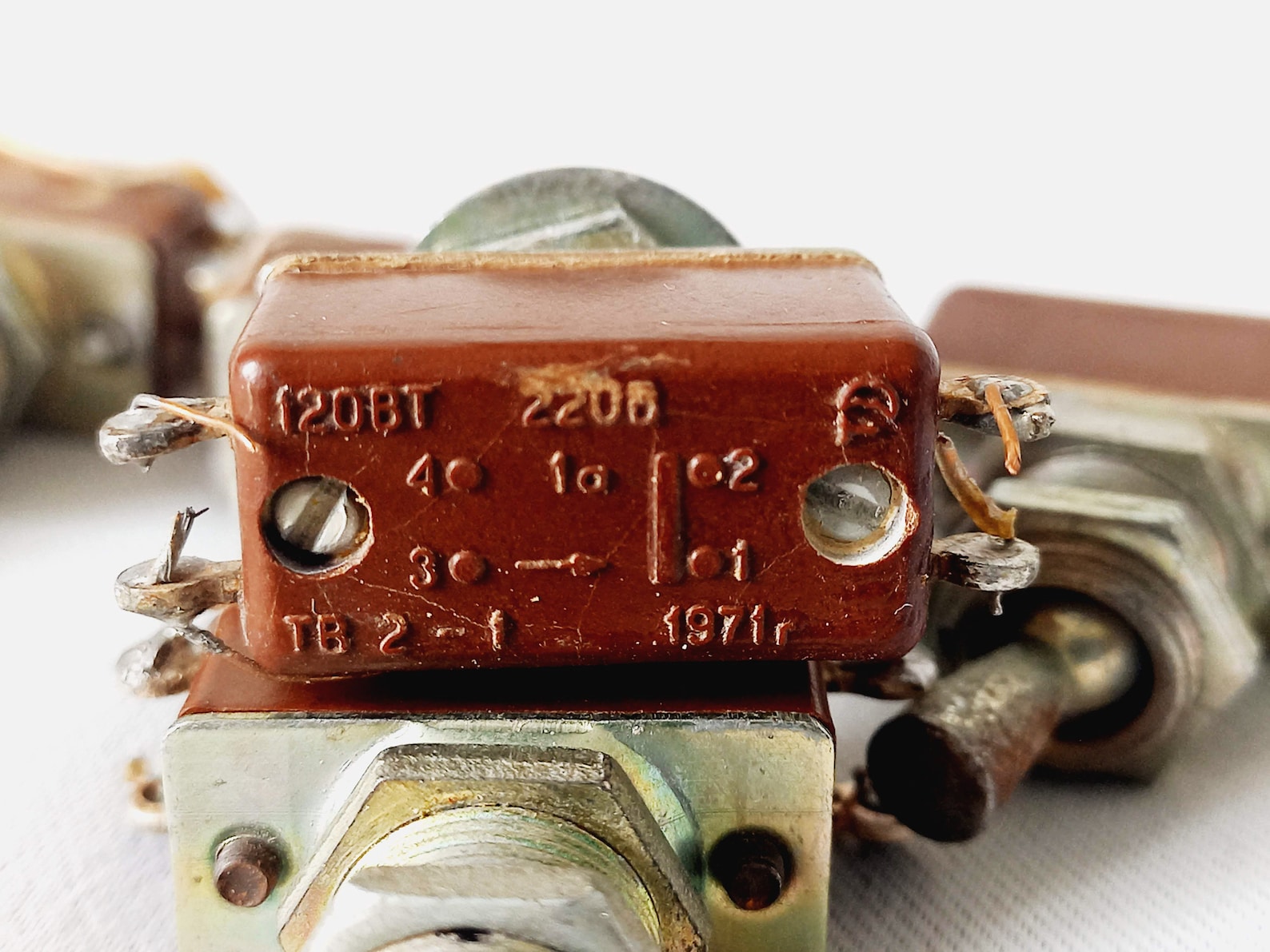 Soviet VINTAGE on / off Set of 5 TOGGLE SWITCHES Old Russian Electrical ...