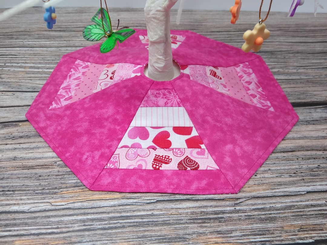 13" Octagon Valentine Tabletop Tree Skirt. Shades of Pink Print Fabric ...