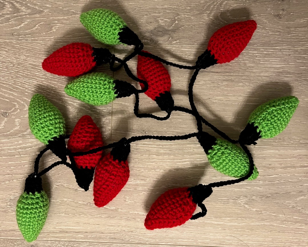 Green and Red Crochet Christmas Light Bulb Garland | Crochet X-mas ...