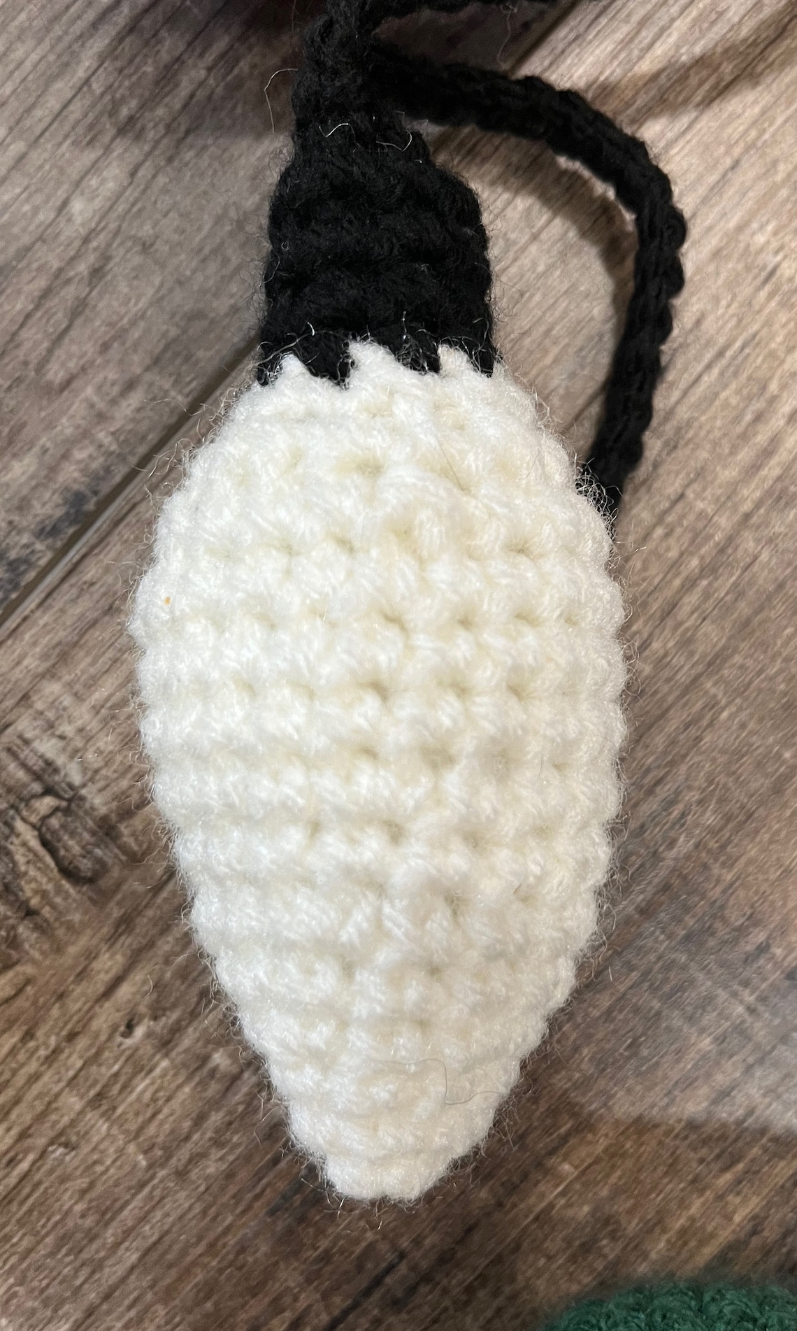 Traditional Crochet Christmas Light Bulb Garland | Crochet X-mas Light ...