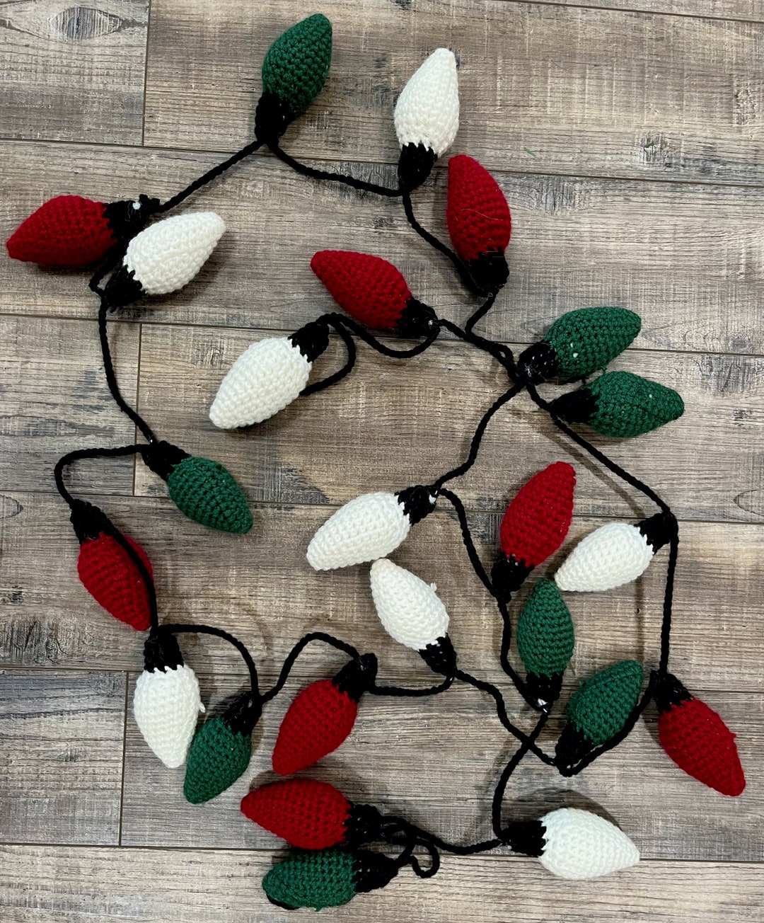 Traditional Crochet Christmas Light Bulb Garland | Crochet X-mas Light ...