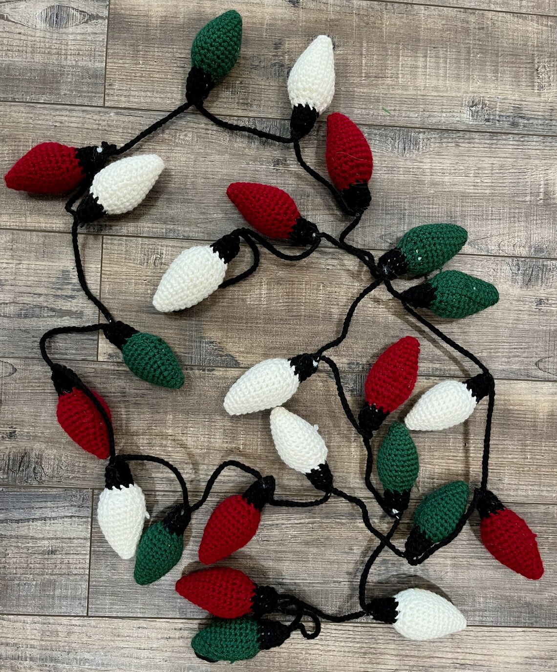 Traditional Crochet Christmas Light Bulb Garland | Crochet X-mas Light ...